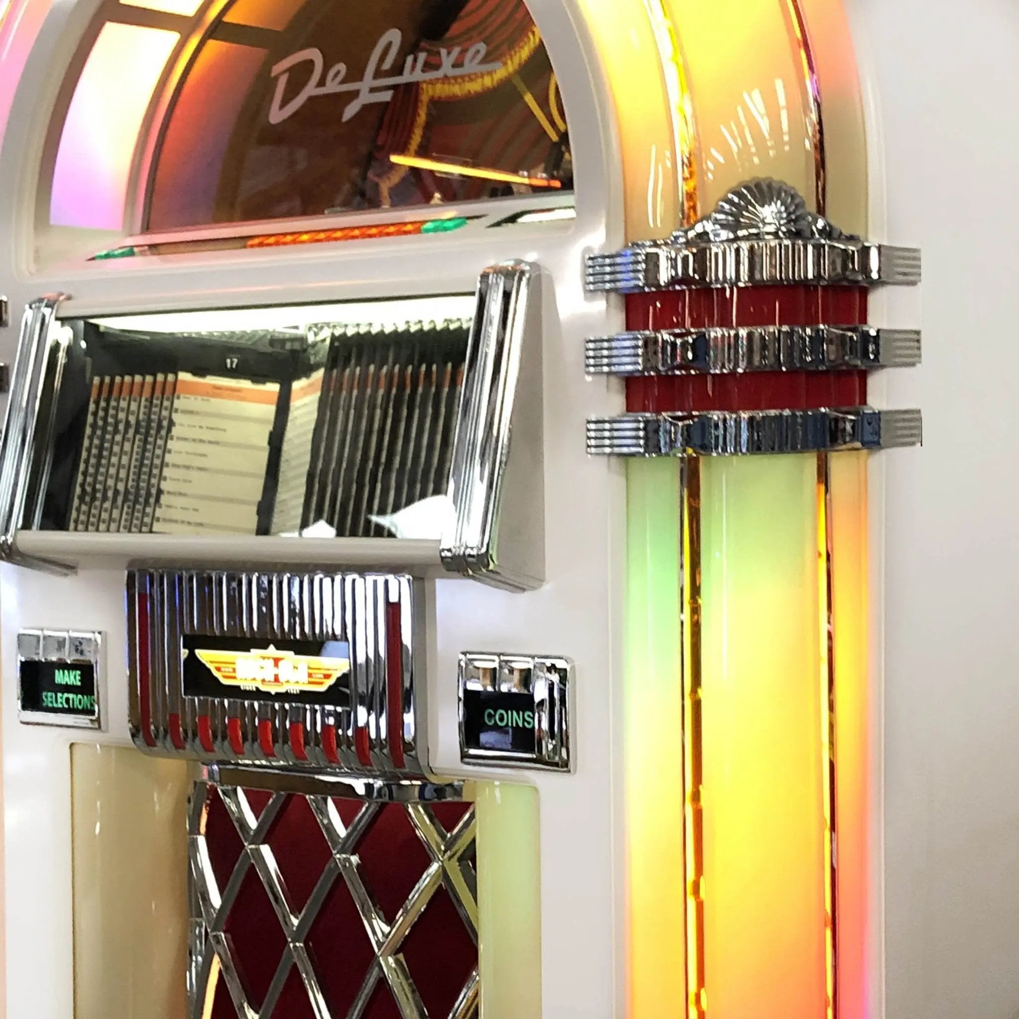 Rock-Ola Bubbler CD Jukebox in gloss white | The Games Room Company